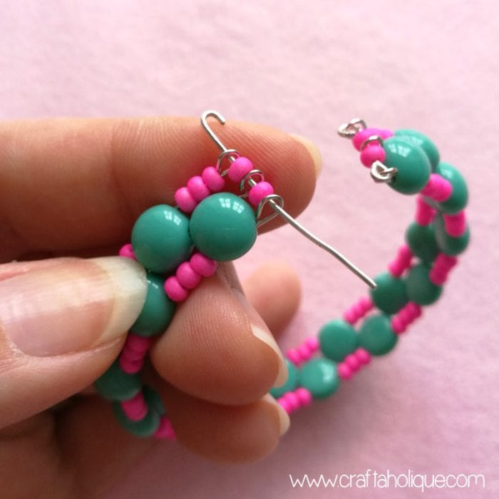 Candy Bead & Memory Wire Cuff Bracelet Tutorial - Craftaholique